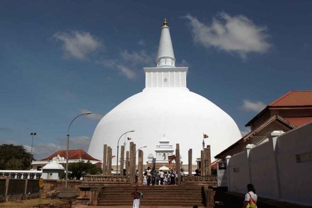 22 Famous Asian Landmarks and Monuments For 2026
