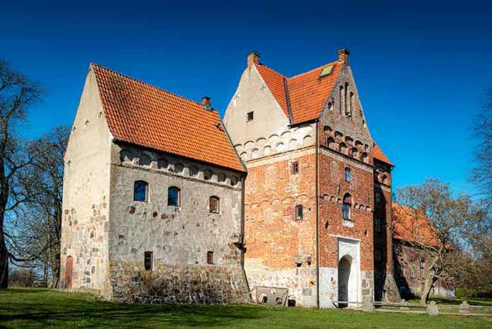 21 Fairytale Castles in Sweden For Your 2026 Bucket List