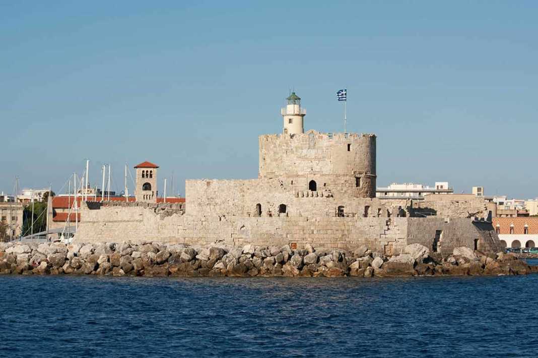 20 Amazing Castles in Greece For Your 2026 Bucket List