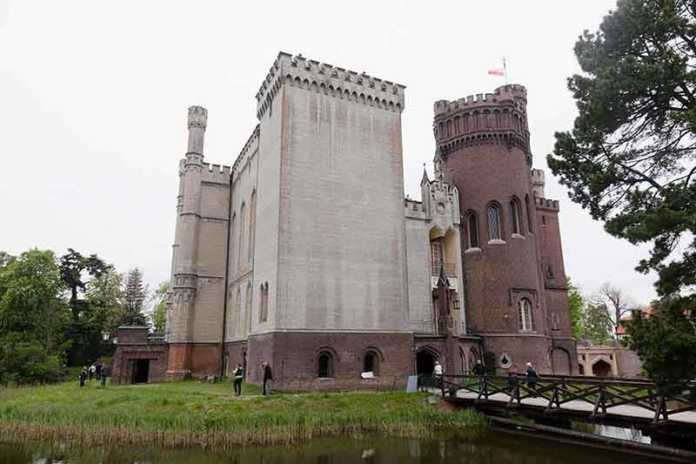 20 Fairytale Castles In Poland For Your 2026 Bucket List