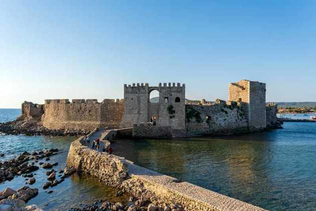 20 Amazing Castles in Greece For Your 2026 Bucket List