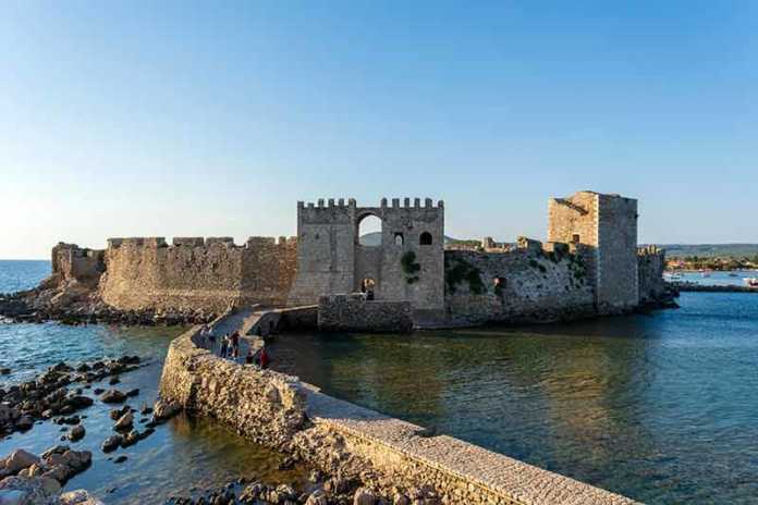 20 Amazing Castles in Greece For Your 2026 Bucket List