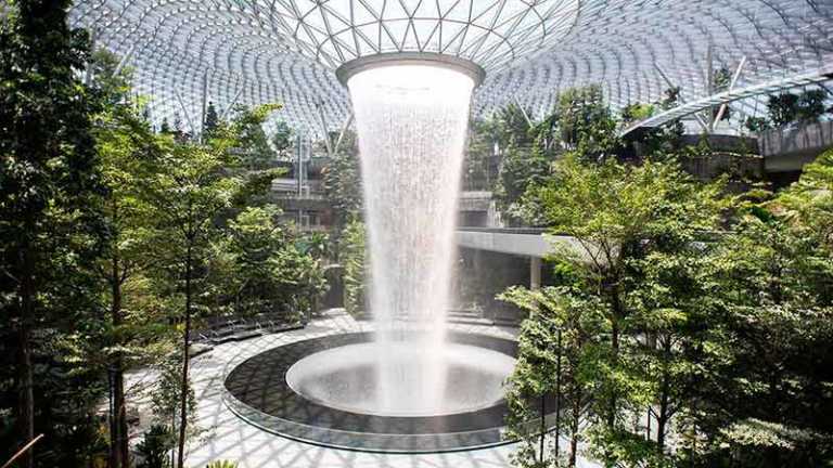 Things to do in Changi Airport | How To Explore Singapore Airport