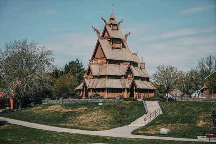 21 Amazing Landmarks in North Dakota To See In 2026