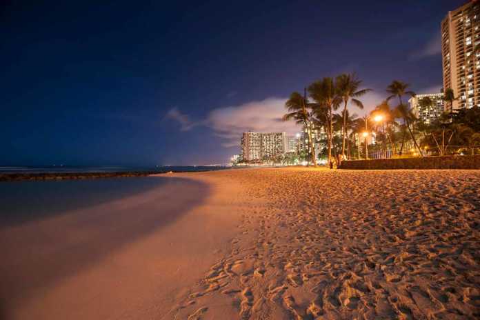 20 Things To Do In Hawaii At Night In 2026