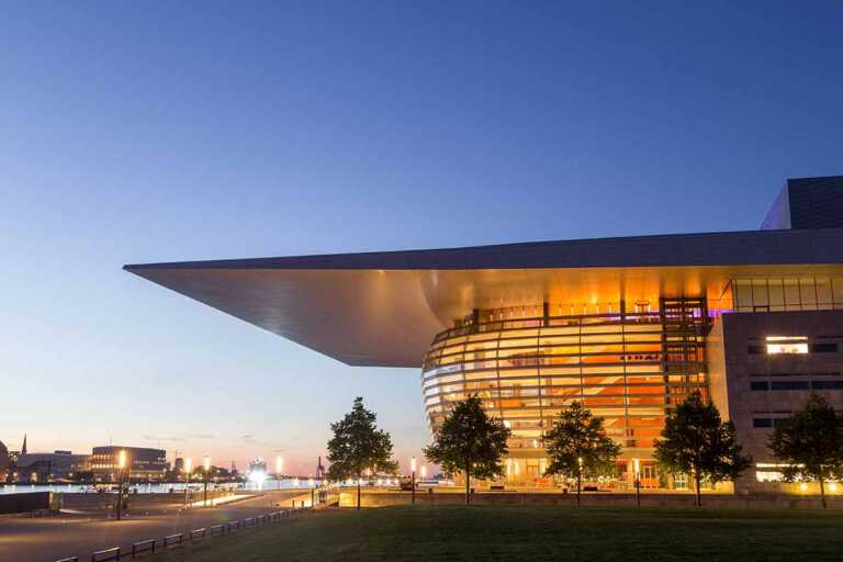 20 Best Cities At Night To Visit In 2026