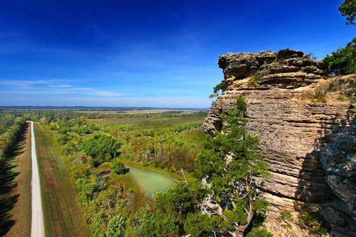 21 Amazing Landmarks in Illinois and Monuments In 2026