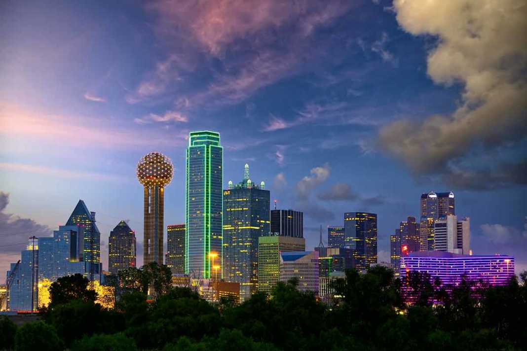 28 Texas Landmarks and Monuments For Your 2026 Bucket List