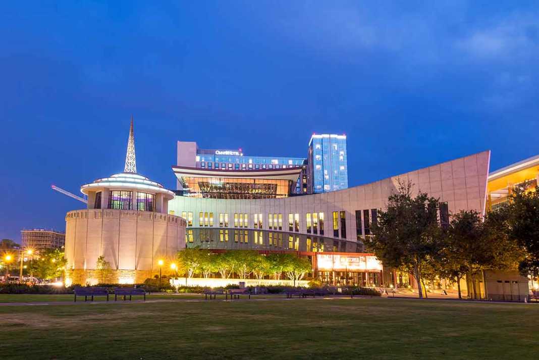 20 Places A Road Trip From Memphis To Nashville In 2026