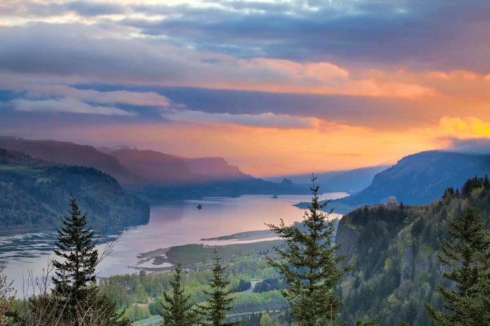 21 Amazing Landmarks in Oregon For Your 2026 Bucket List