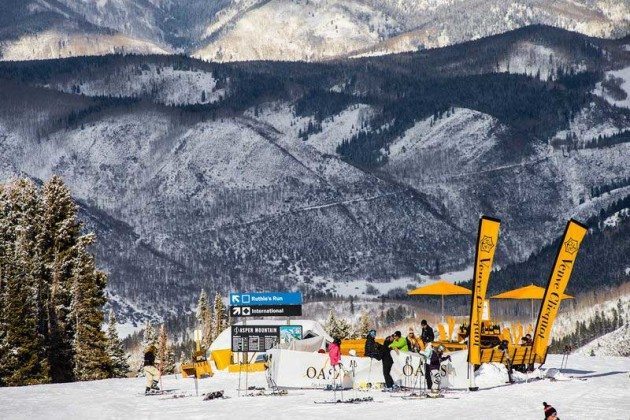 Snowboarding in Aspen, USA - Travel2Next