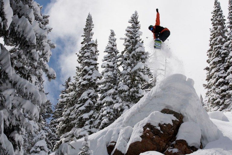 Snowboarding in Aspen, USA - Travel2Next